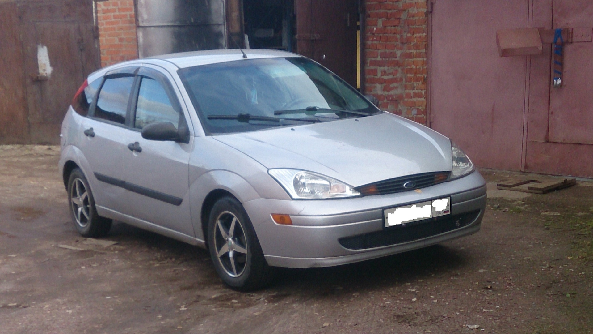 Ford Focus I Hatchback 2.0 бензиновый 2003 | на DRIVE2