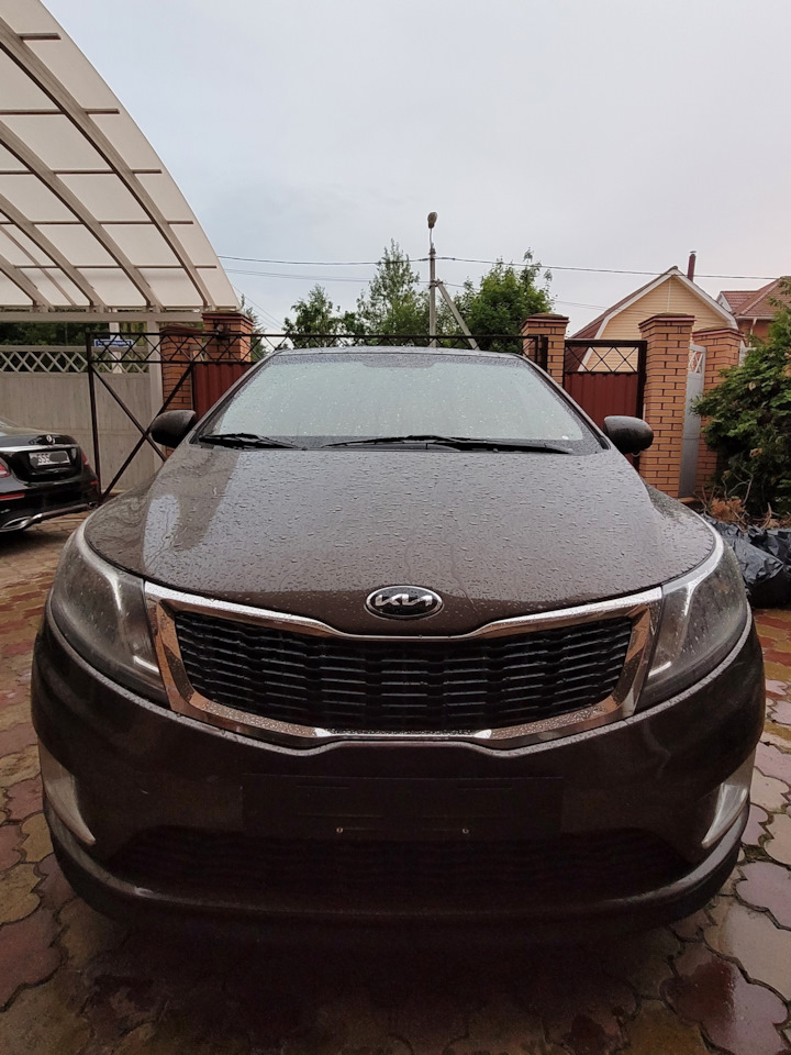 Наклейки на значок на KIA Ceed SW (2G), KIA Ceed SW (3G), KIA Rio 5-door (3G), KIA Rio 5-door ...