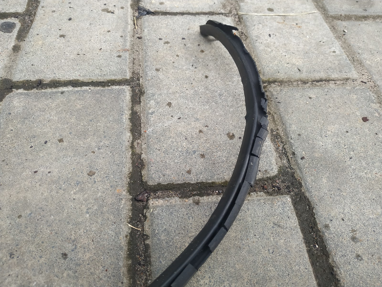 Замена щитков заднего стекла BMW 51317027916 и 51317115412 — BMW 5 ...