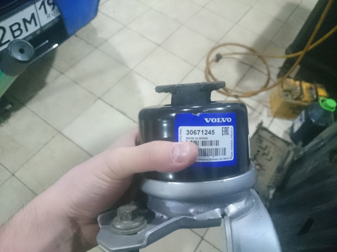 30671245 ПОДУШКА ДВИГАТЕЛЯ ПРАВАЯ (ГИДРАВЛИЧЕСКАЯ). Volvo | Запчасти на ...