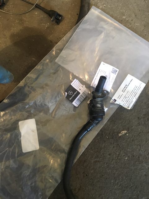 A2710180729 Клапан масляной трубки Mercedes | Запчасти на DRIVE2