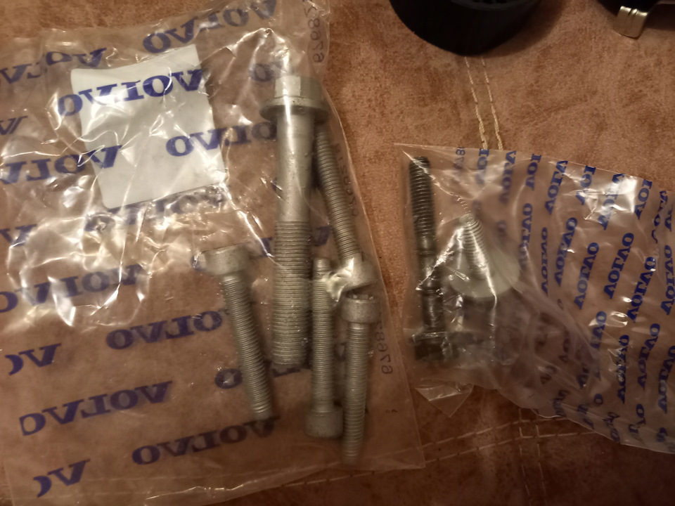 Запчасти для замены ГРМ и сальников B4204T11 — Volvo S80 (2G), 2 л ...