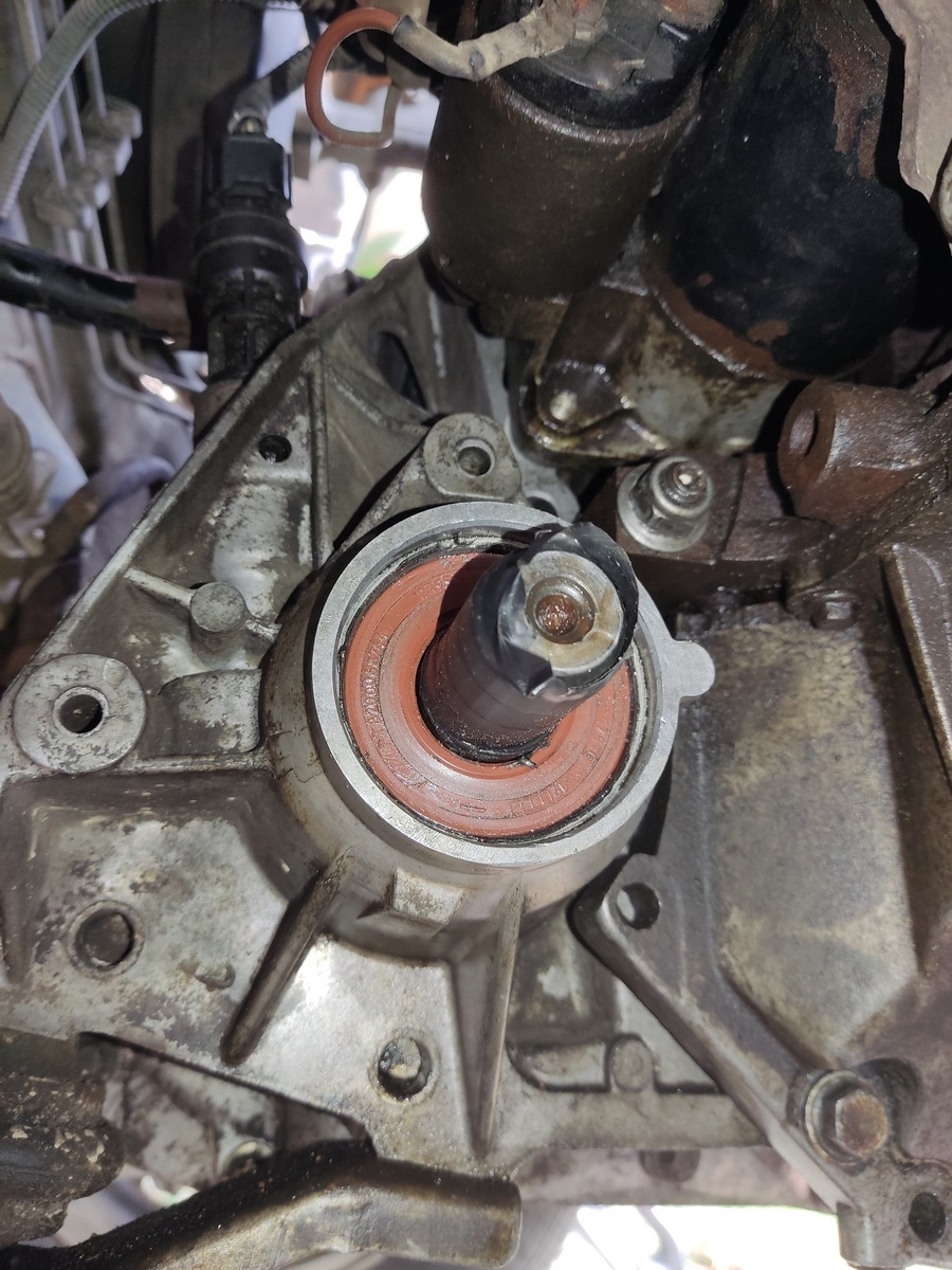 Сальник правой полуоси ROSTECO — Renault Logan (1G), 1,6 л, 2008 года ...