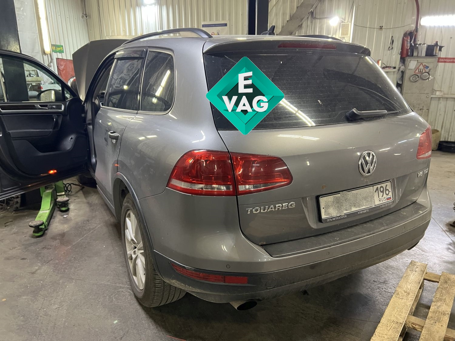 Volkswagen Touareg NF CASD "2011. Обновление ПО двигателя и АКПП, безопасный чип-тюнинг ...