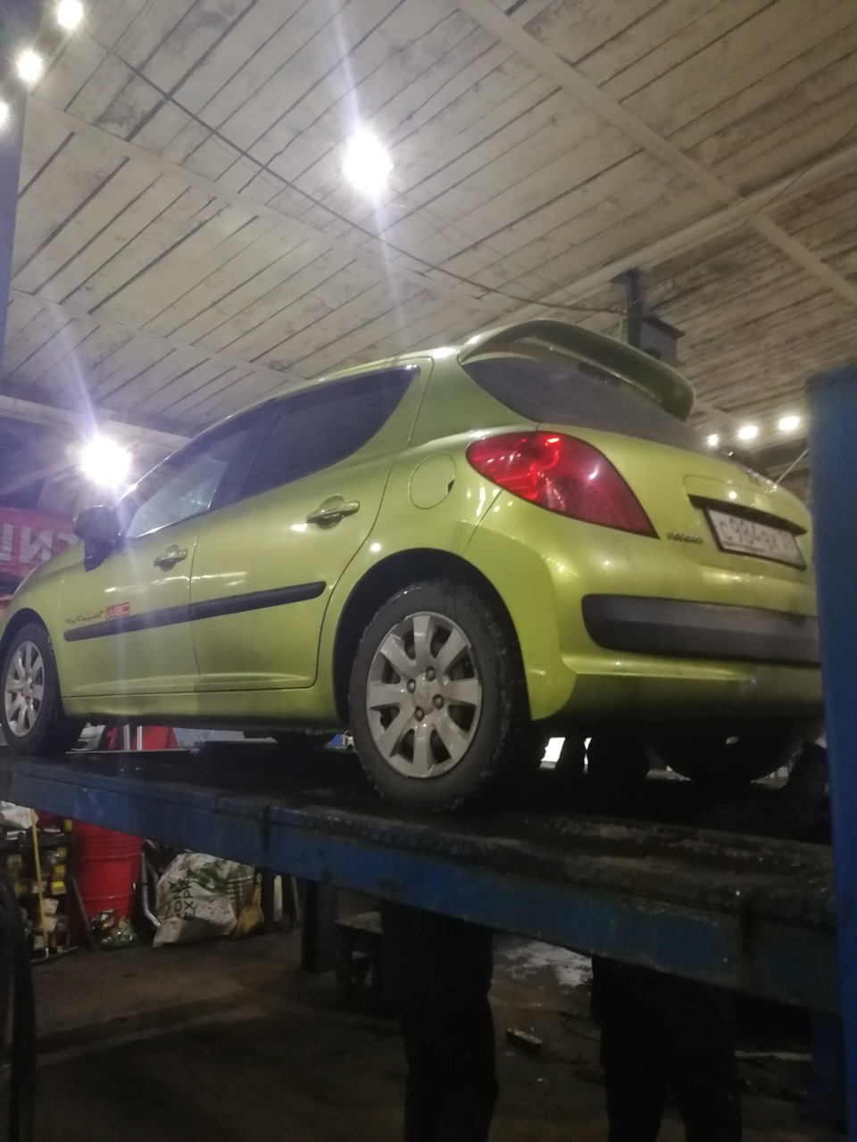 Меняем глушитель — Peugeot 207, 1,6 л, 2009 года | визит на сервис | DRIVE2