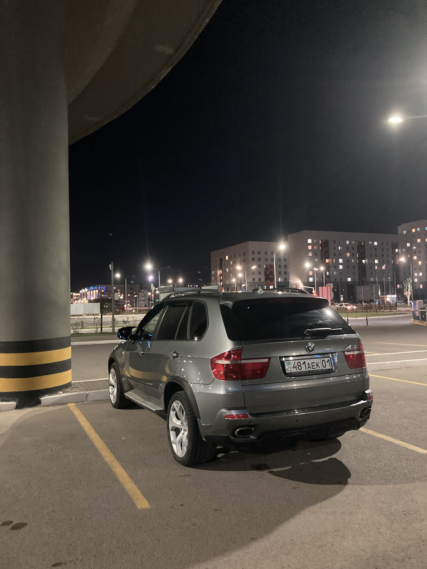 11. Помпа, ролик/натяжитель компрессора кондиционера — BMW X5 (E70), 4 ...