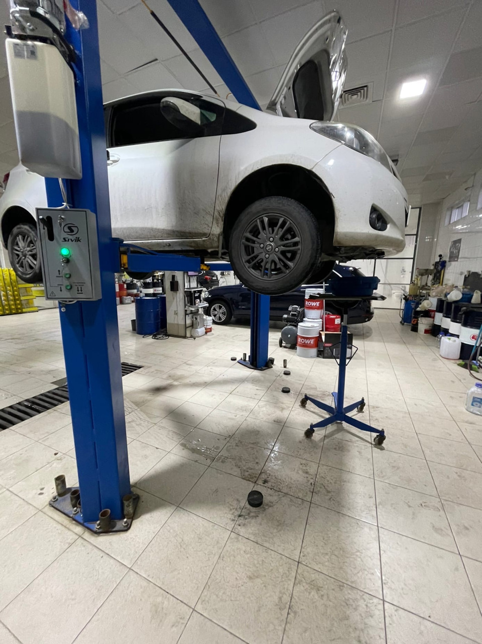 Антифриз — Toyota Vitz (130), 1,3 л, 2011 года | плановое ТО | DRIVE2