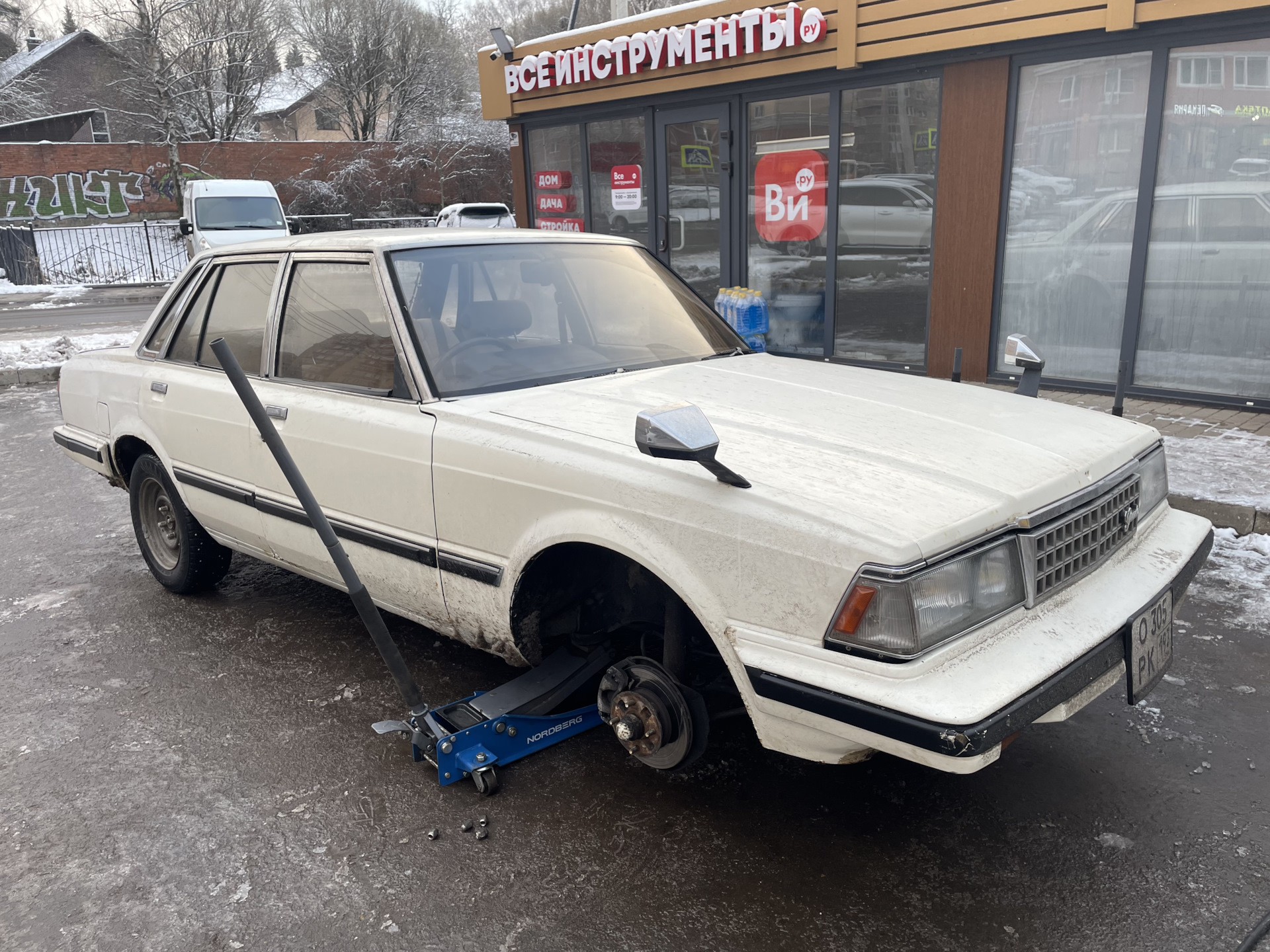 GX-61. Заменил тормозные колодки — Toyota Mark II (60), 2 л, 1984 года ...