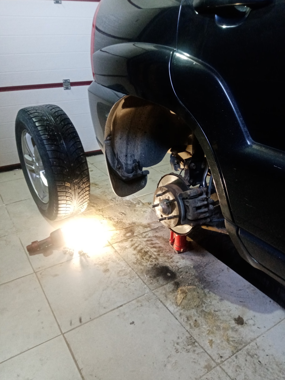 Колодки ручника — KIA Sportage (2G), 2 л, 2009 года | своими руками ...