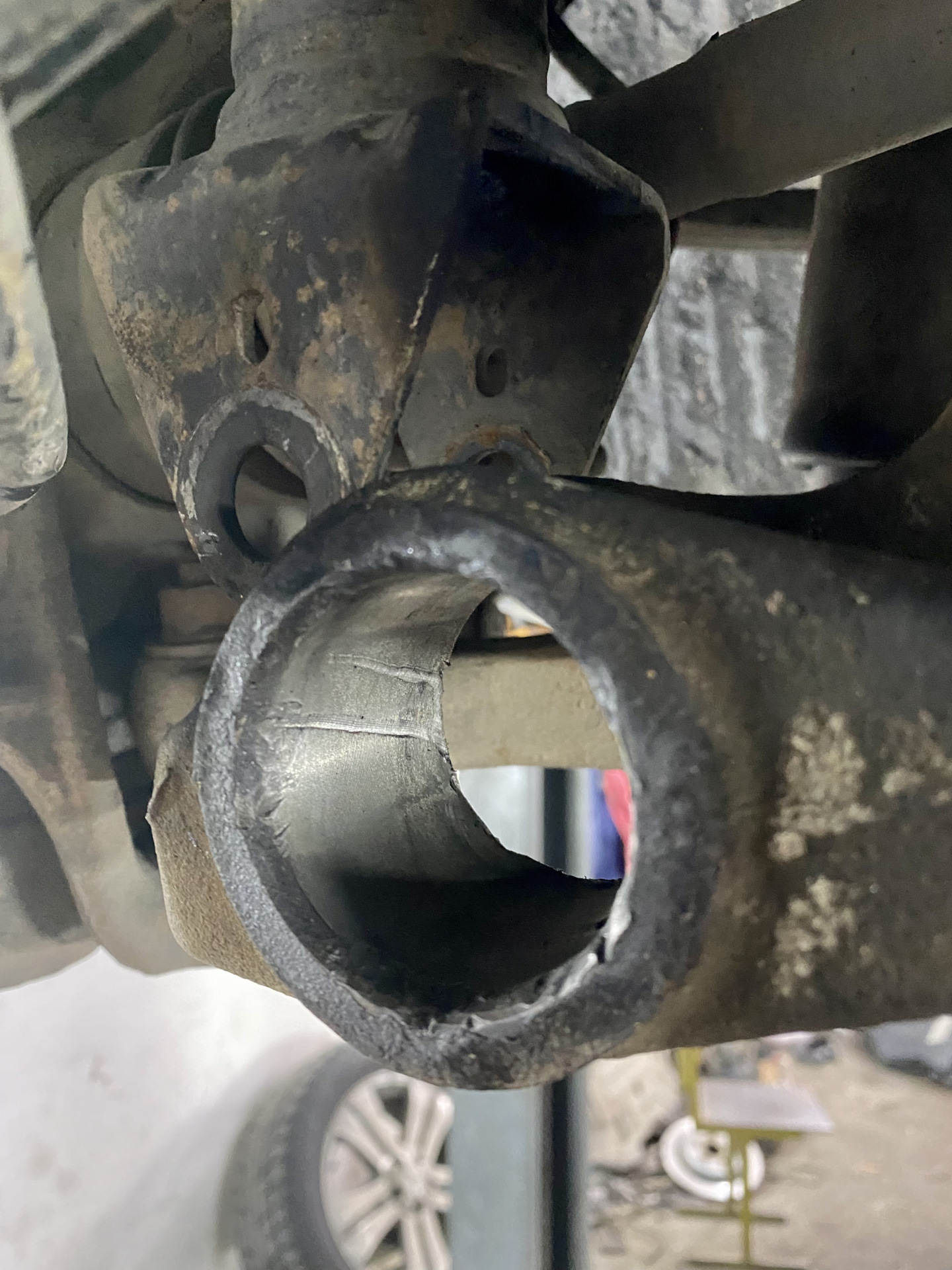 Сайлентблоки верхних рычагов X164 — Mercedes-Benz GL-Class (X164), 5,5 ...