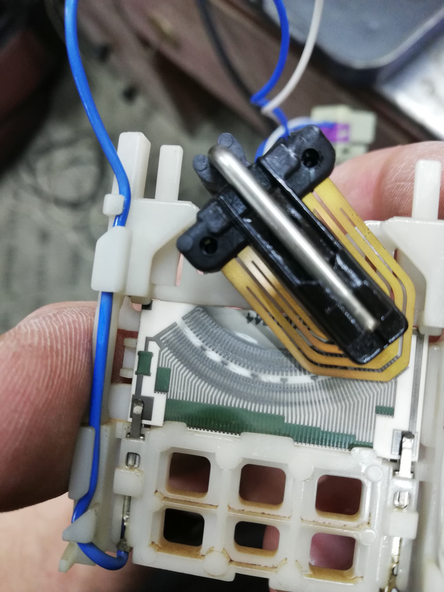 Заменил модуль бензонасоса в сборе. — Opel Antara, 3 л, 2013 года ...