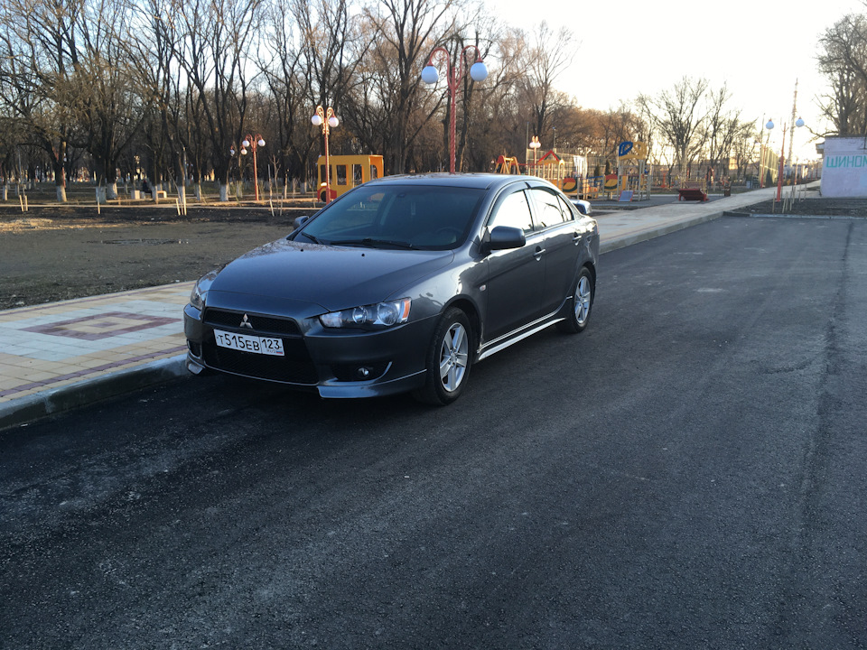 9. Замена тормозных передних колодок и крышки бочка ГУР! — Mitsubishi ...