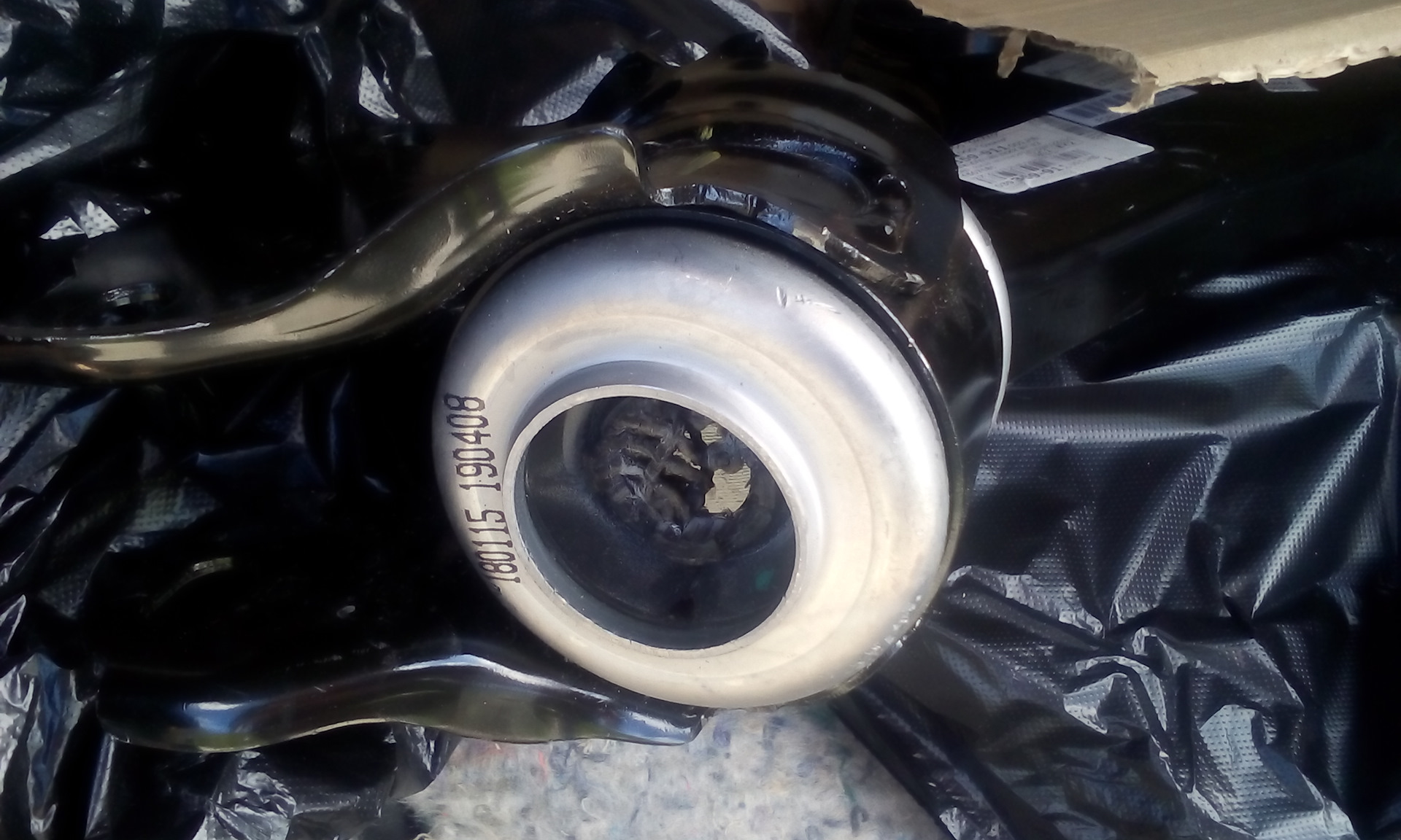 Замена передних рычагов Ford 1507182/1507181 — Volvo S80 (2G), 4,4 л ...