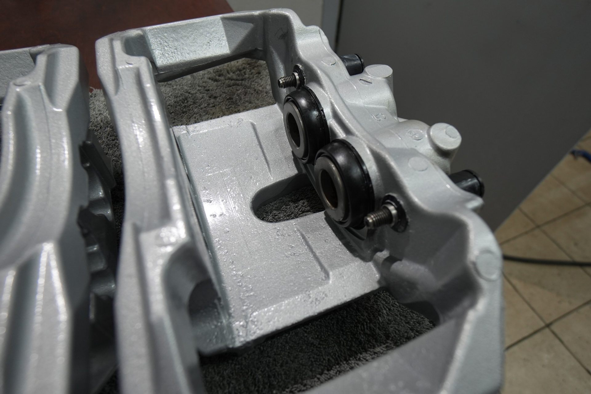 Обслуживание тормозной системы — BMW 5 series (E60), 3 л, 2008 года ...