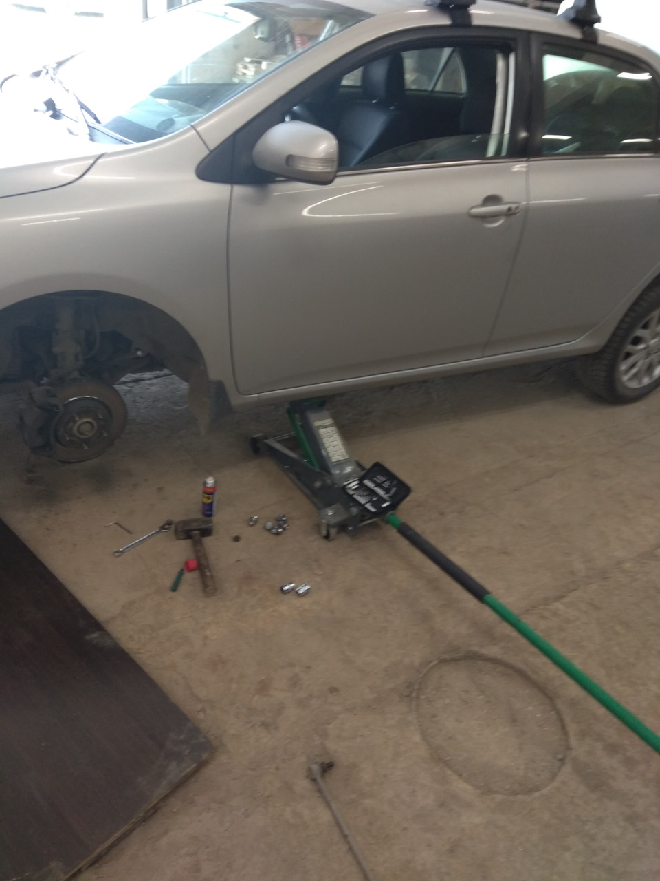 Замена тормозов. — Toyota Corolla (140/150), 1,6 л, 2012 года | своими ...