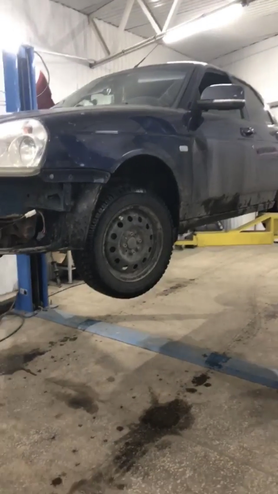 Нужен совет🤷🏻‍♀️🙋🏻‍♀️🙋🏻‍♀️, опорники передних стоек — Lada Приора седан ...