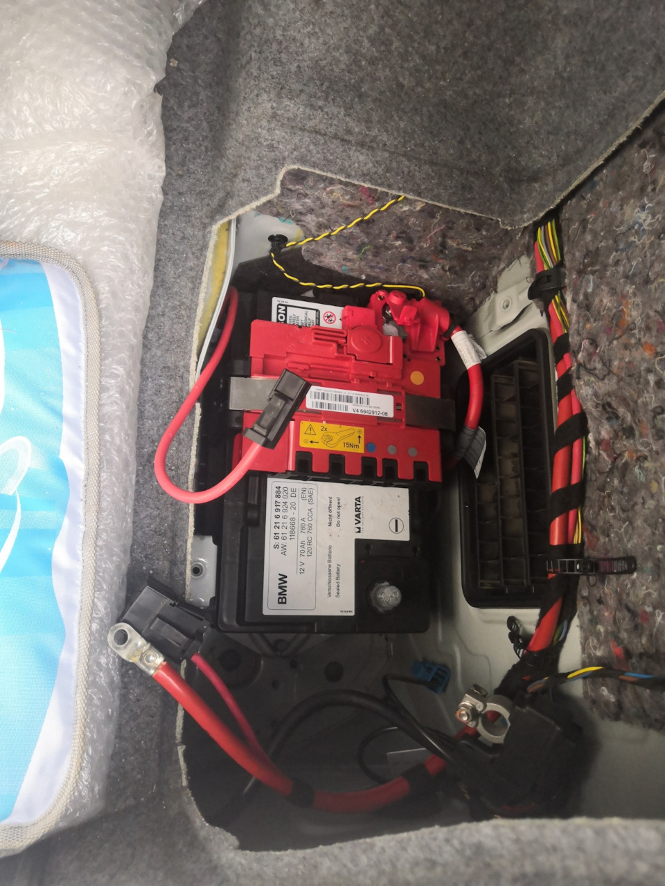 Приплыл аккумулятор — BMW 3 series (E90), 2 л., 2011 года | поломка ...