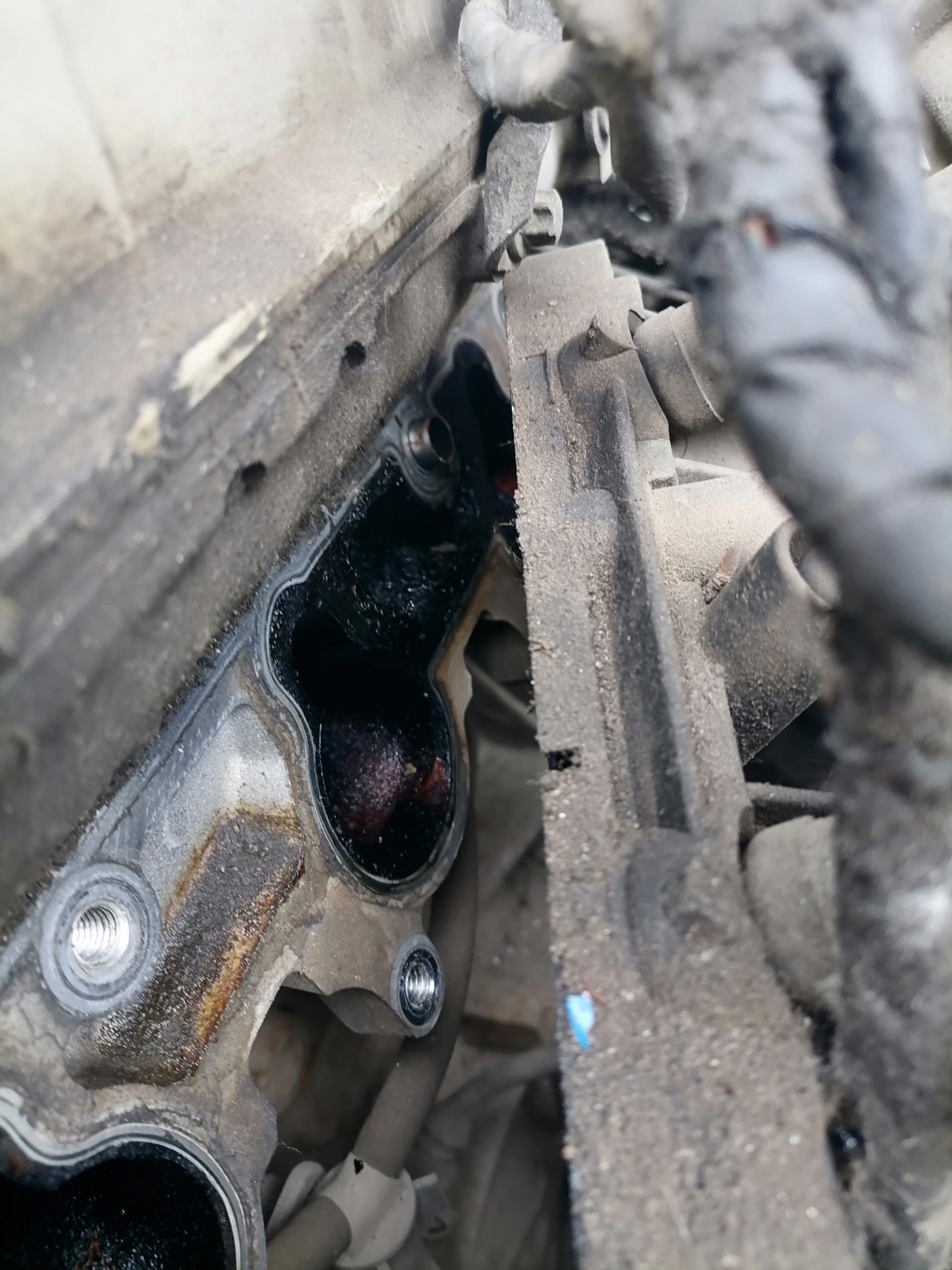 Чистка системы вентиляции картерных газов на M111, 2.3 мотор Мерседес ...