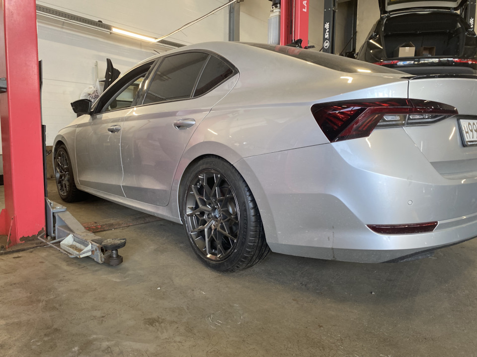 Шины и Диски — Skoda Octavia A8 Mk4, 2 л, 2021 года | колёсные диски ...