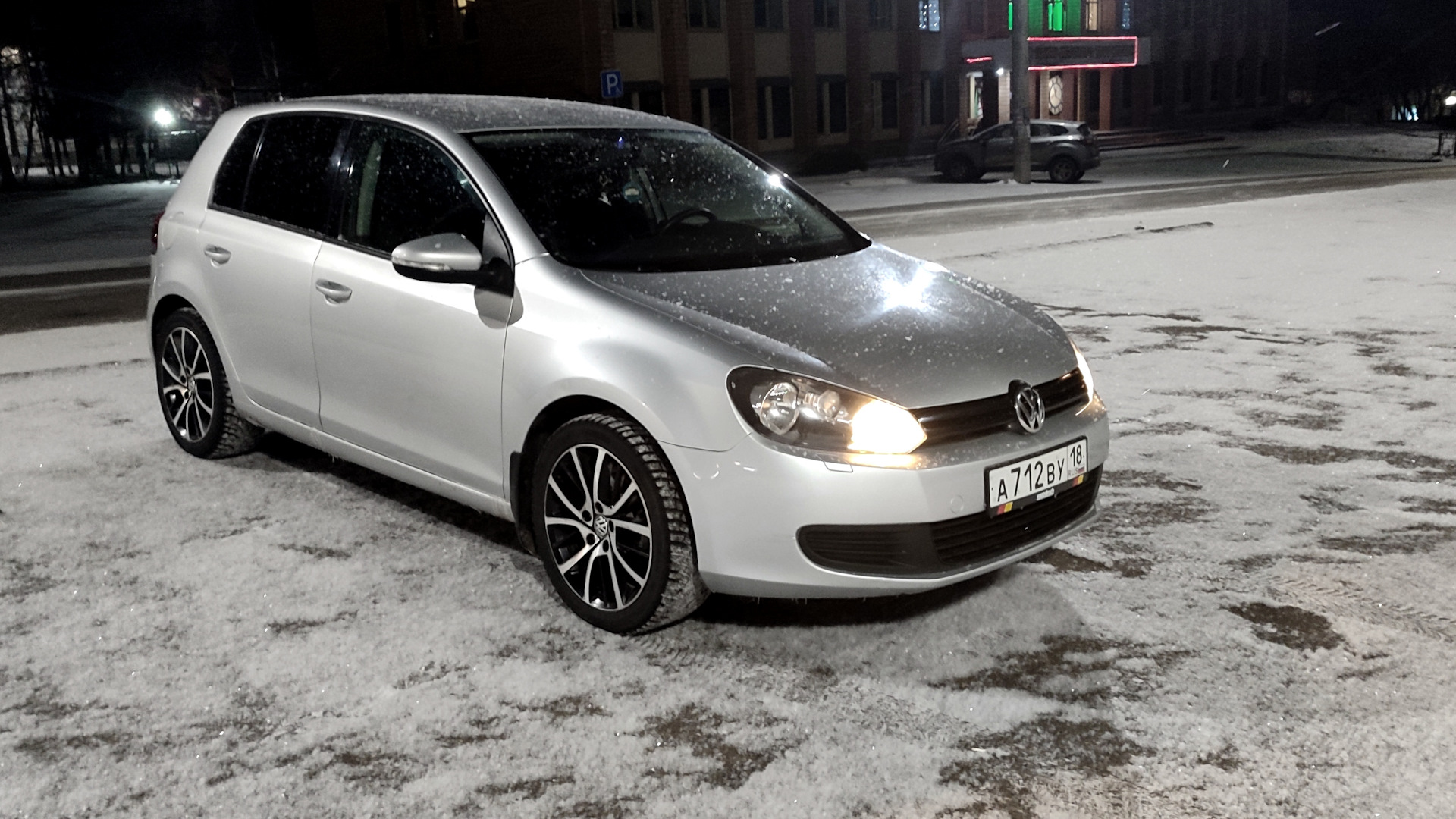 Volkswagen Golf Mk6 1.6 бензиновый 2011 | Reflex Silver на DRIVE2