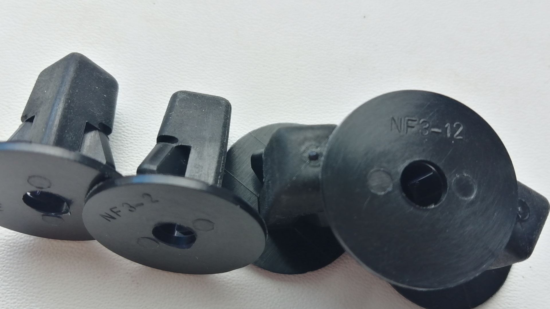 Пистоны подкрылка оригинал 9018906013 TOYOTA — Toyota E160, 1,5 л, 2018 ...