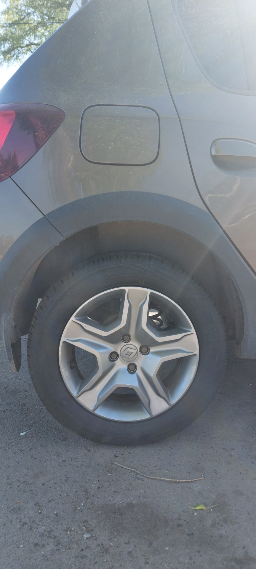 Новая летняя резина viatti 205/60 R16 — Renault Sandero Stepway (2G), 1 ...