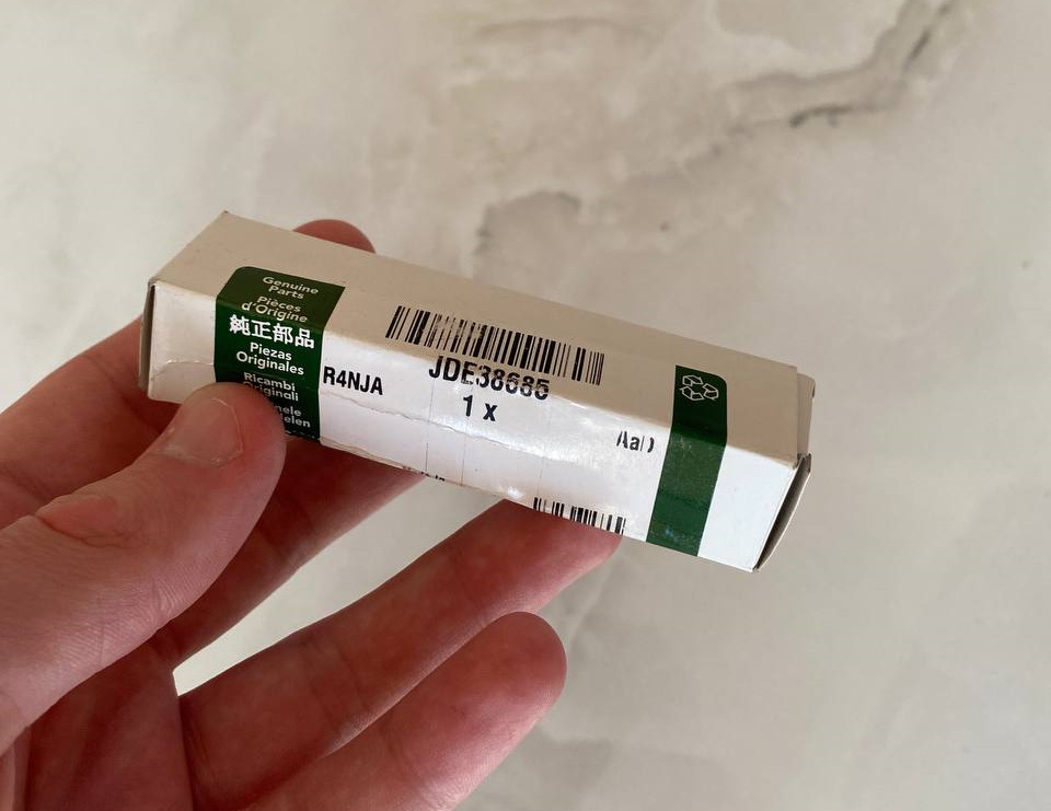 Замена свечей — Jaguar XE, 2 л, 2017 года | расходники | DRIVE2