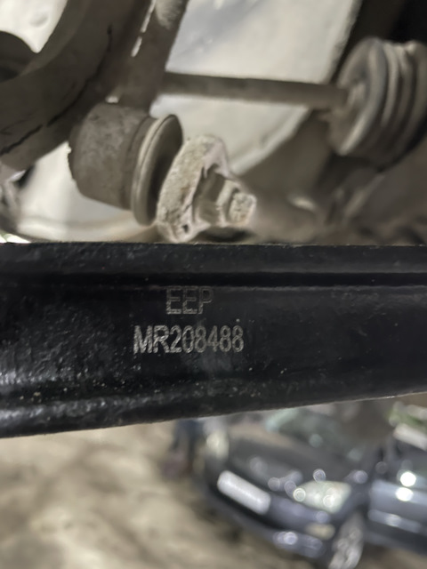 MR208488 Рычаг, бок.перед.подвес, ниж.прав Mitsubishi | Запчасти на DRIVE2