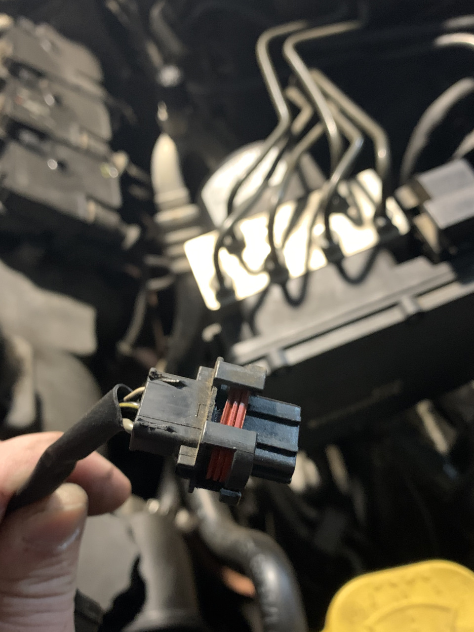 Замена корпуса разъема катушек зажигания — Mercedes-Benz C 32 AMG (W203 ...