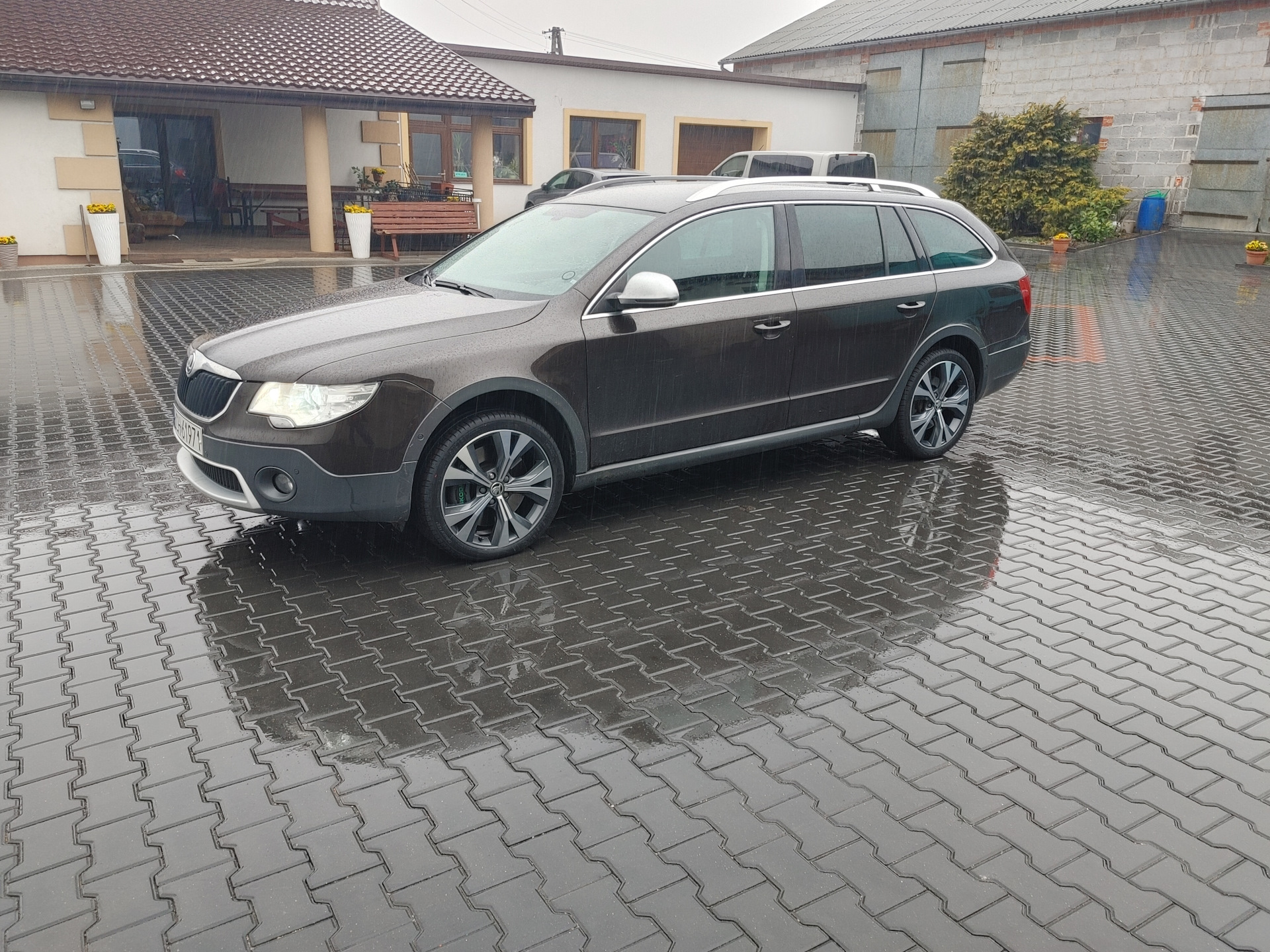 change of tires and rims — Skoda Superb Combi (Mk2), 2 л, 2012 года ...