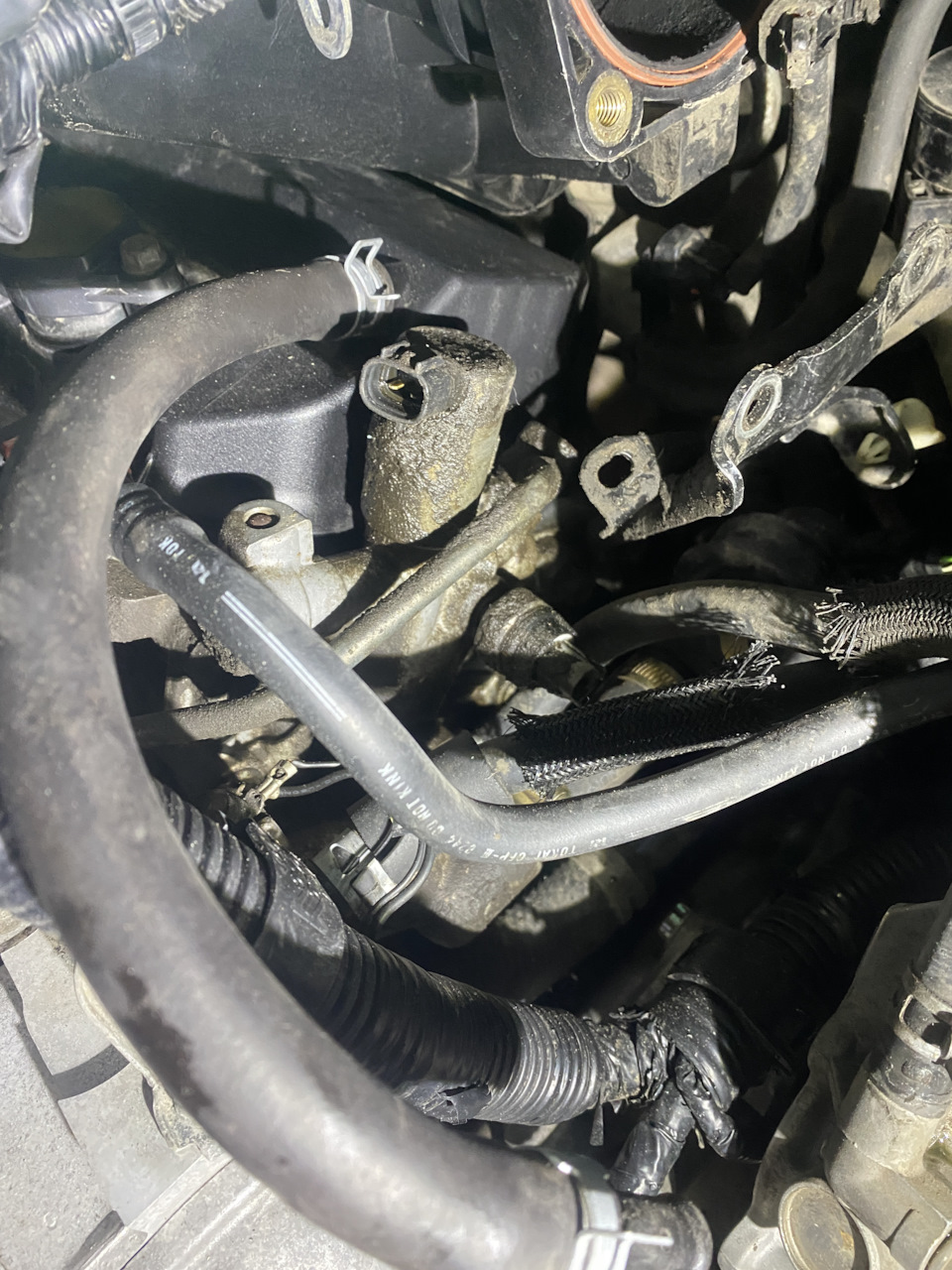 Корпус mivec и фазовращатель — Mitsubishi Outlander XL, 3 л, 2008 года ...