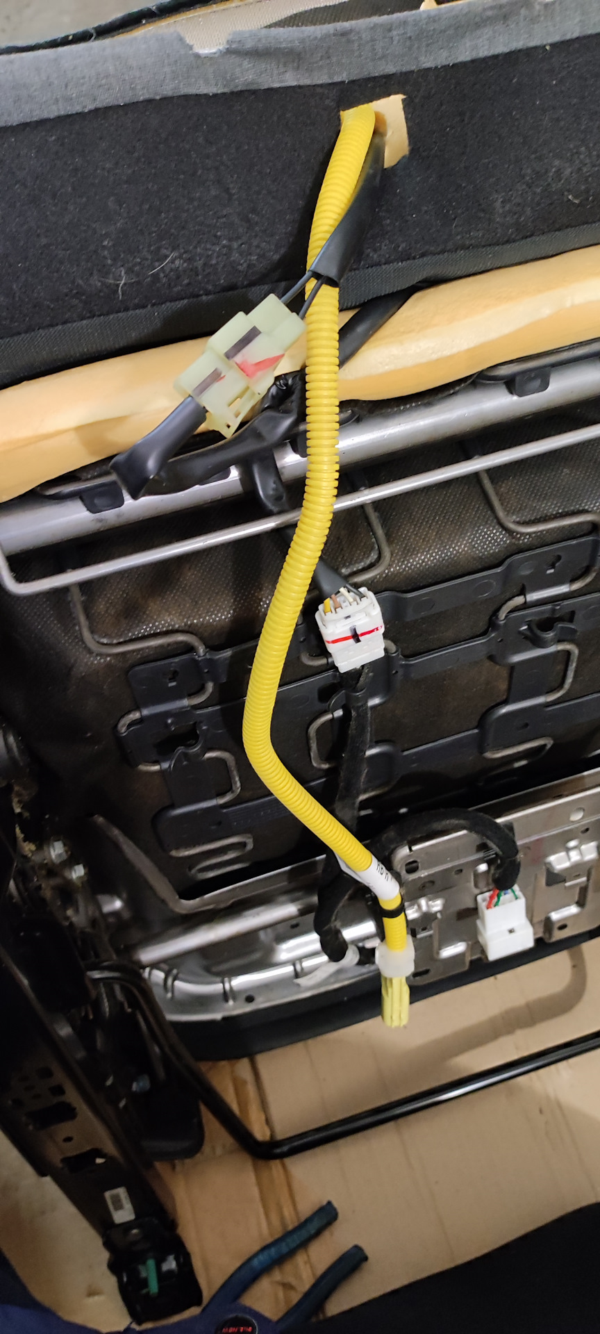 88199-4L070 подогрев водительского сиденья! — Hyundai Solaris (1G), 1,6 ...