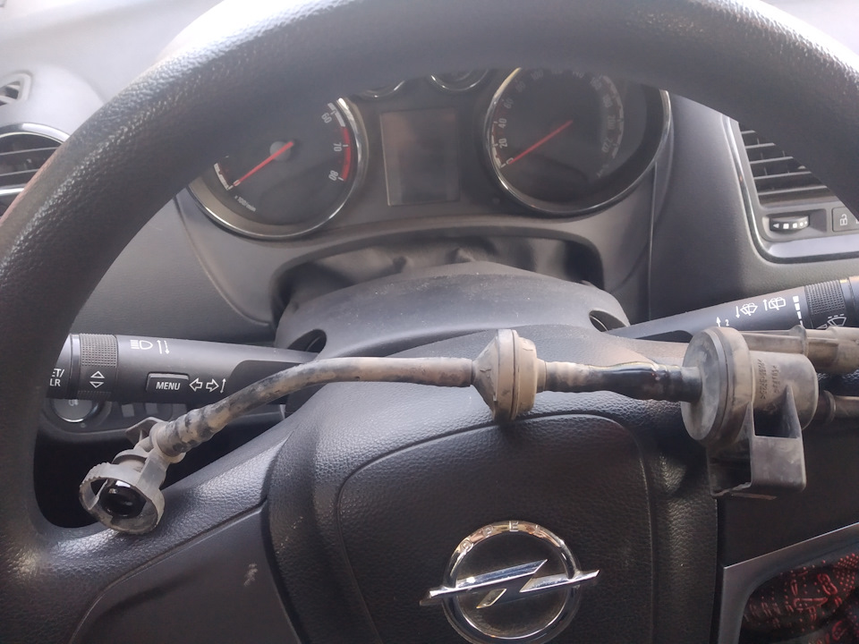 Замена электроклапана продувки бензобака. — Opel Meriva (B), 1,4 л ...