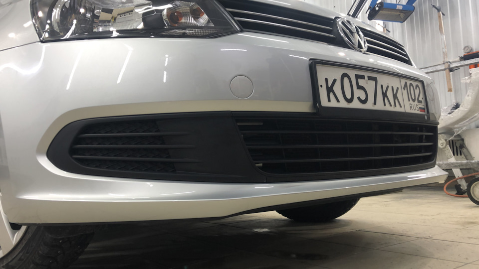 Установка нового бампера — Volkswagen Polo Sedan, 1,6 л, 2013 года ...