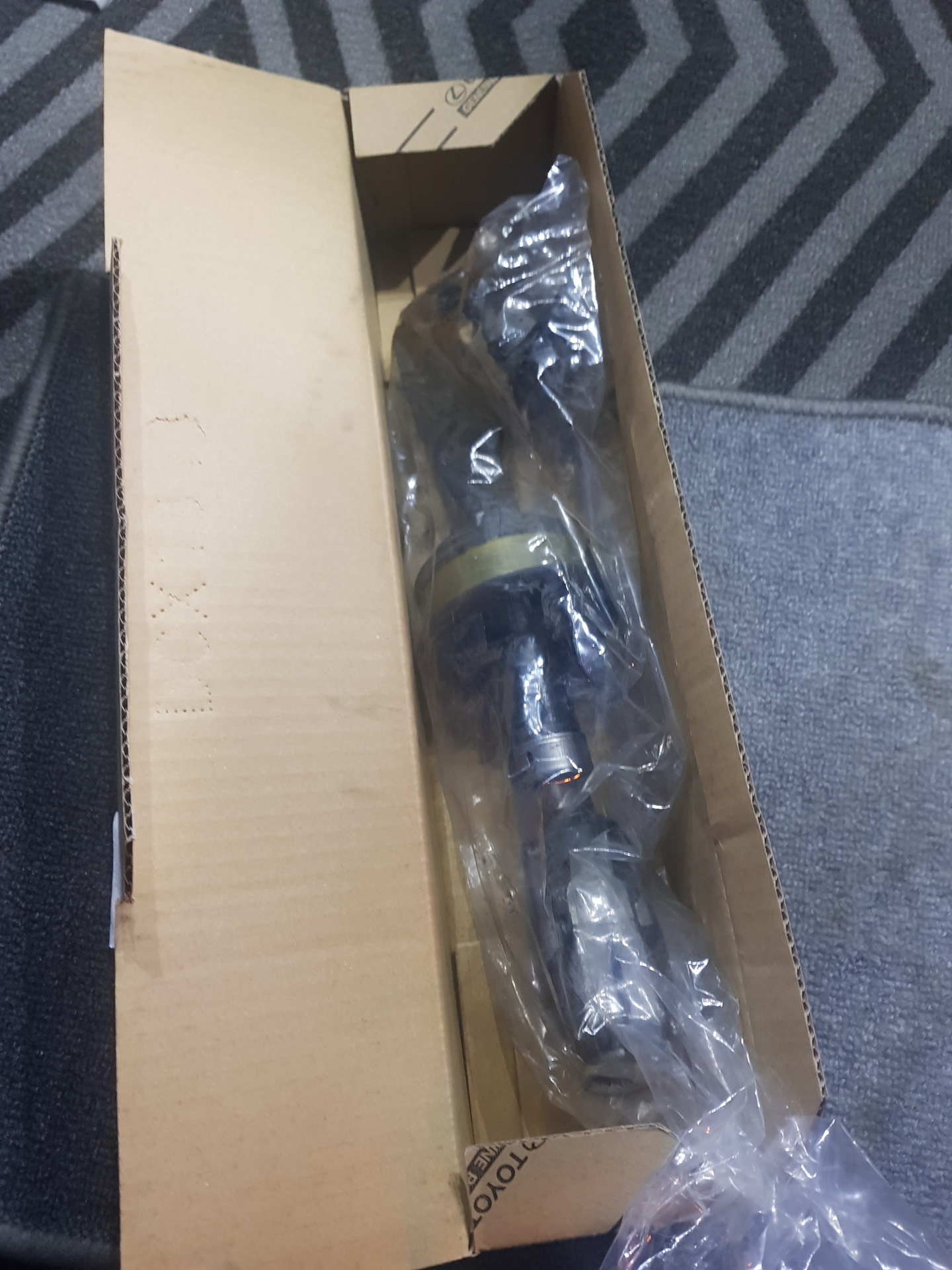 Поменял вал рулевой колонки. — Toyota Camry (XV50), 2,5 л, 2018 года ...