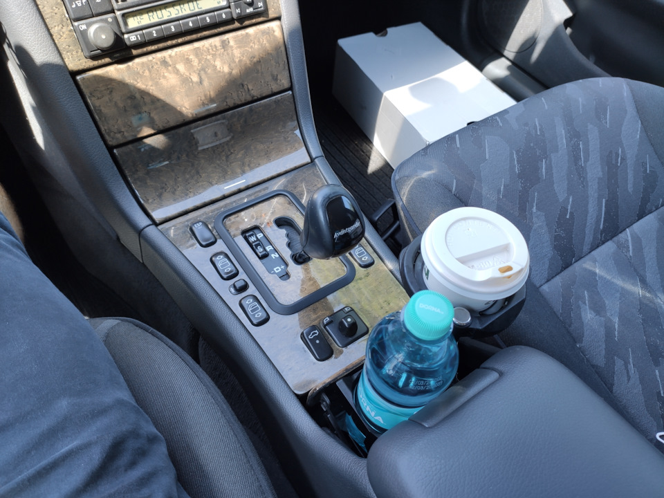 Подстаканник — Mercedes-Benz E-Class (W210), 2,2 л, 2001 года ...