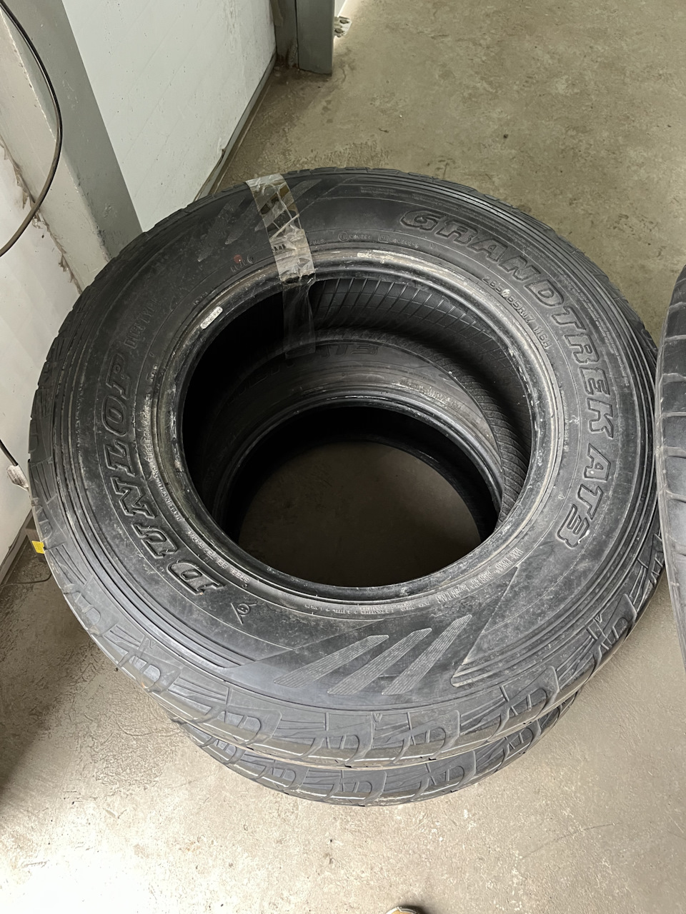 Dunlop Grandtrek AT3 285 65 17 — Chevrolet Tahoe (GMT800), 5,3 л, 2006 ...