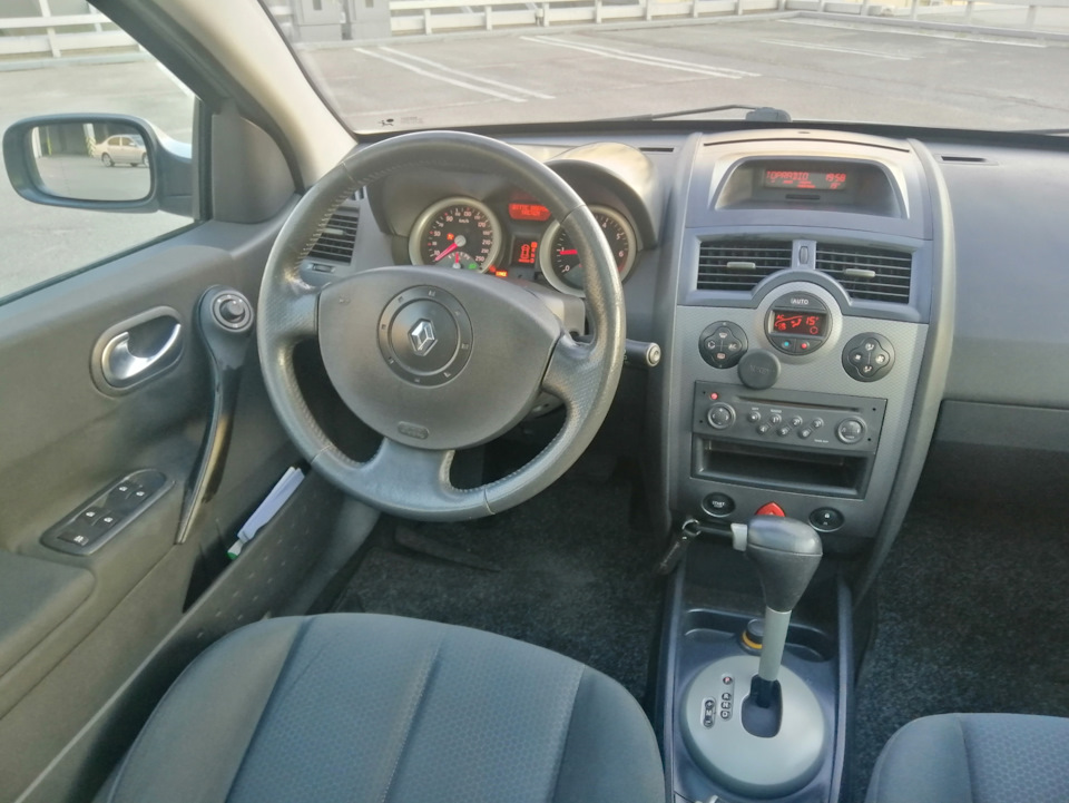 Небольшой фотосет — Renault Megane II, 2 л, 2004 года | фотография | DRIVE2