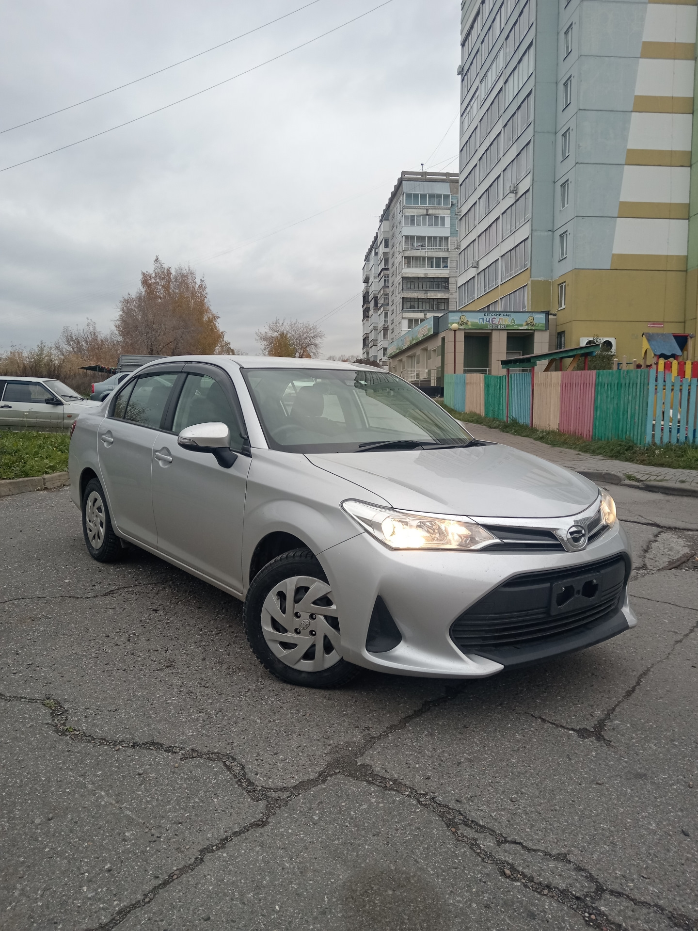 Смена резины осень 2025 NOKIAN TYRES NORDMAN 5 — Toyota Corolla Axio (E160), 1,5 л, 2018 года ...