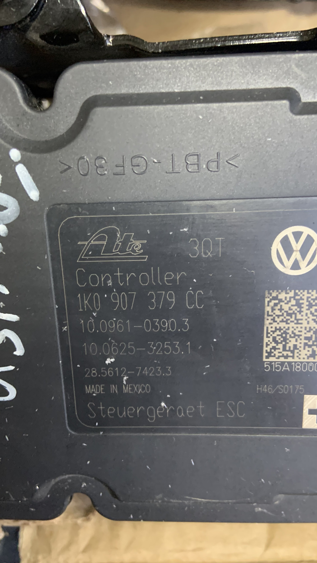 Установка блока ABS с ESP — Volkswagen Jetta VI, 1,6 л, 2015 года ...