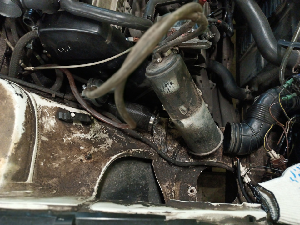 Абсорбер, запорный клапан и мелкие доработки. — Volkswagen Passat B3, 2 ...
