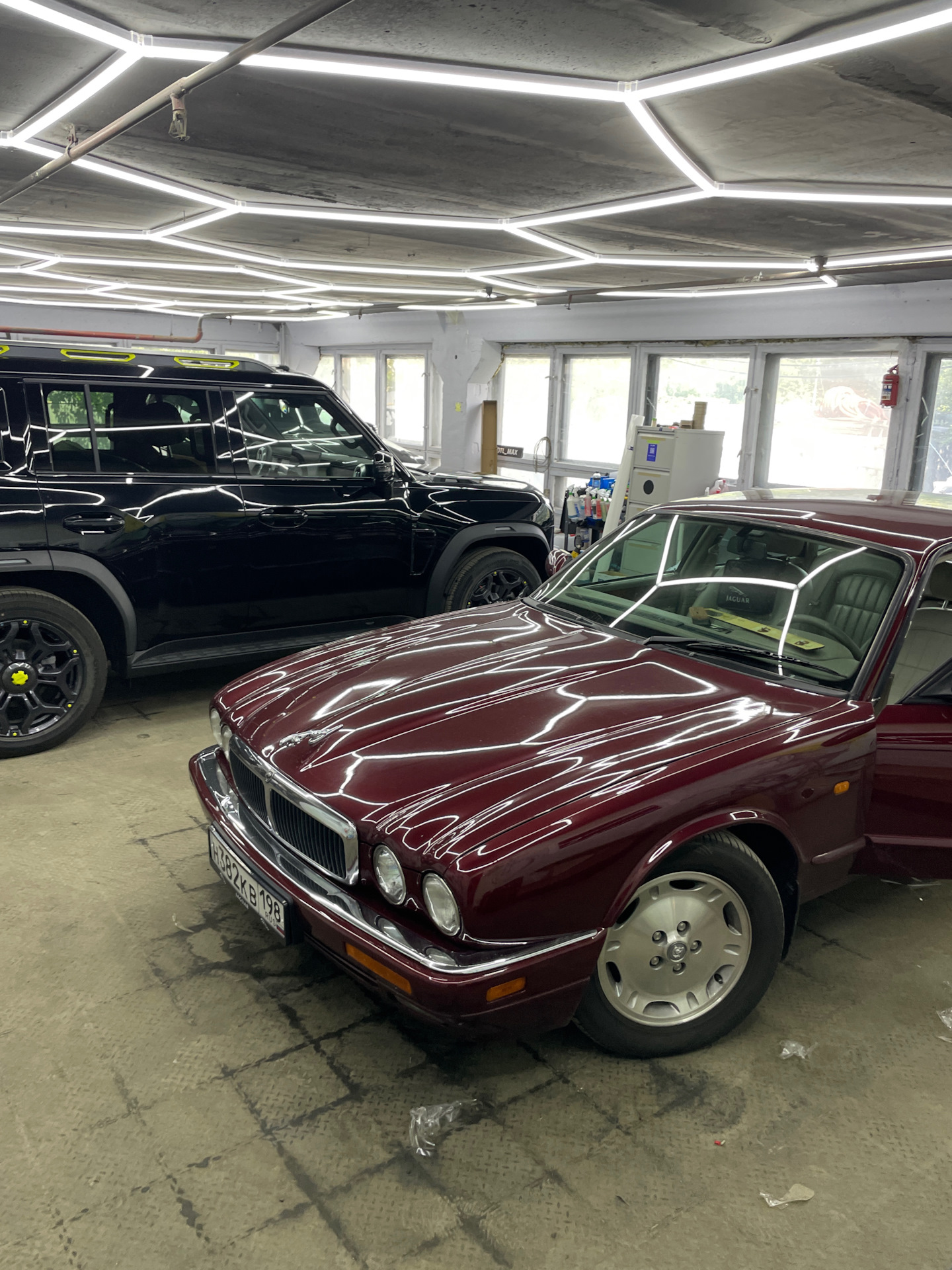Кнопка стеклоподъемника + замок бензобака — Jaguar XJ Mark 2, 4 л, 1997 ...