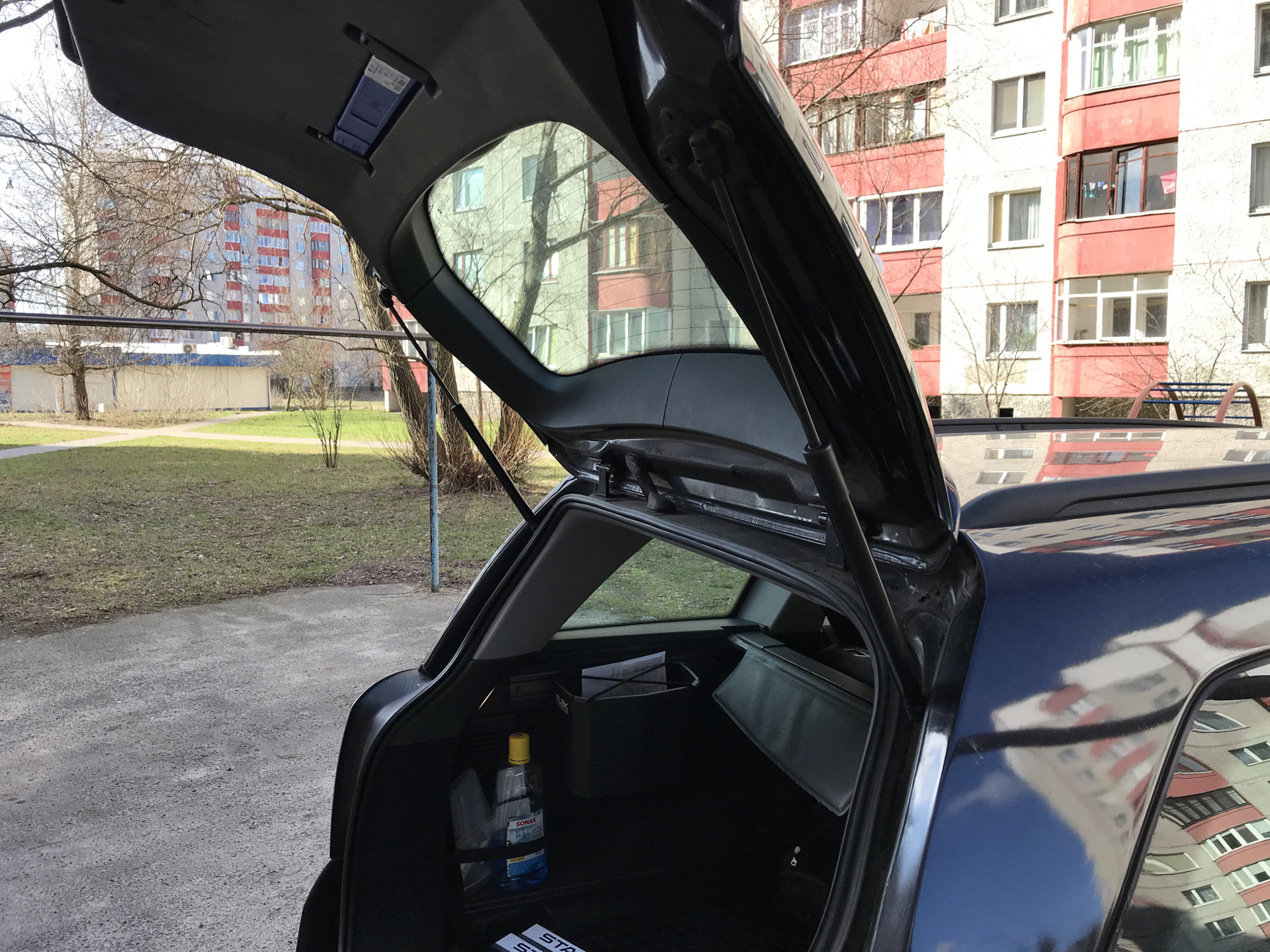 #Амортизаторы крышки багажника, шток антенны, бокс для хранения ...