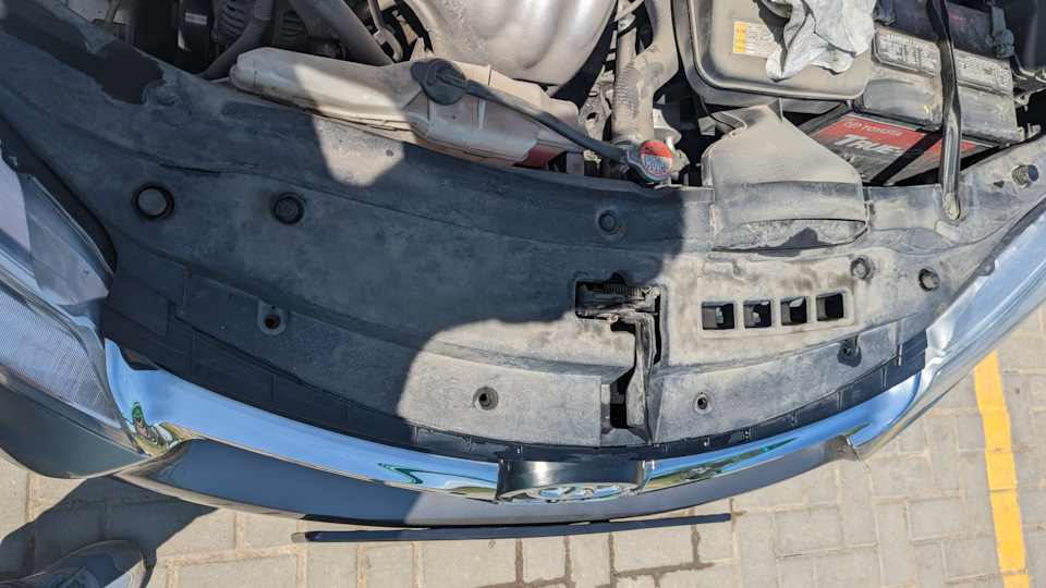 Пластиковые клипсы на пластик — Toyota Camry (XV50), 2,5 л, 2016 года ...