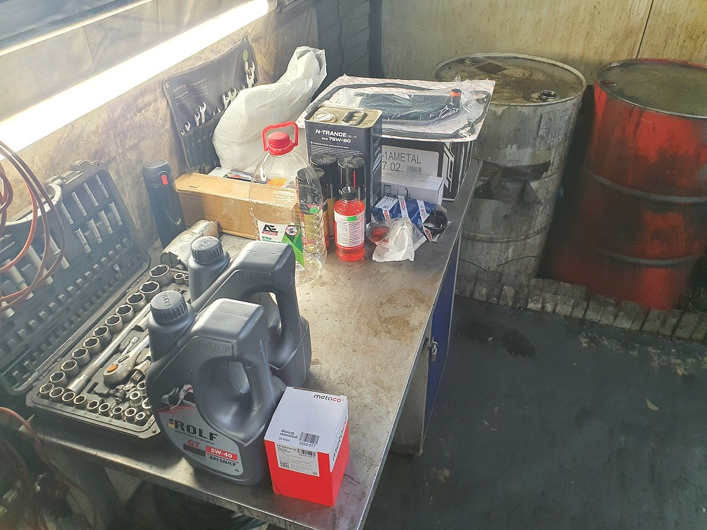 Замена масла АКПП (полная) и в двигателе — Audi A6 (C5), 2,4 л, 2003 ...