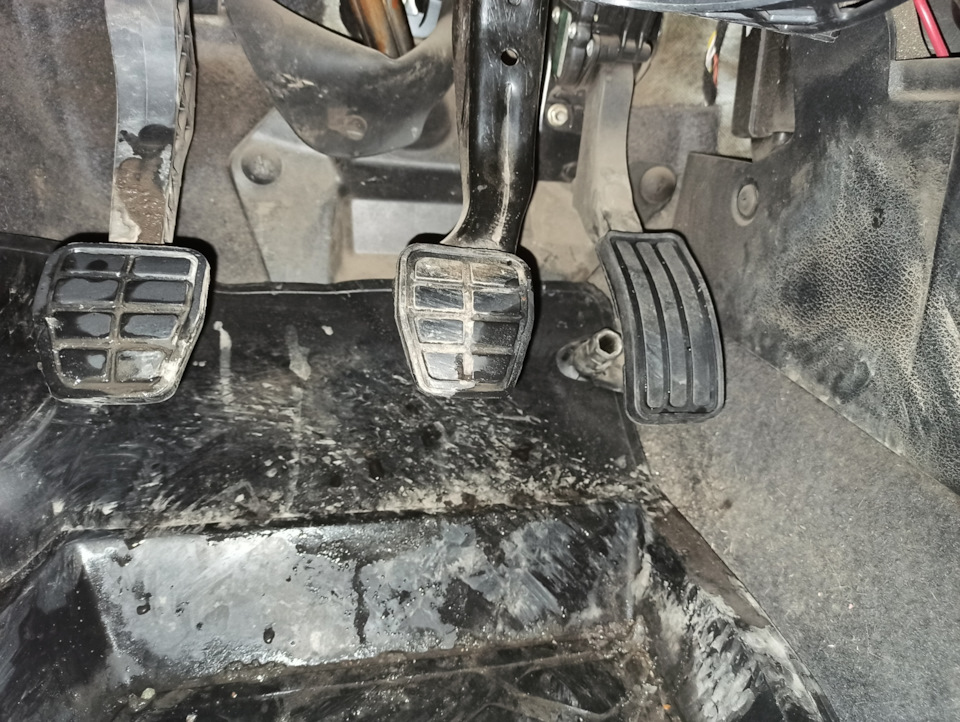 накладка педали газа — Skoda Octavia A4 Mk1, 1,4 л, 2006 года | своими ...