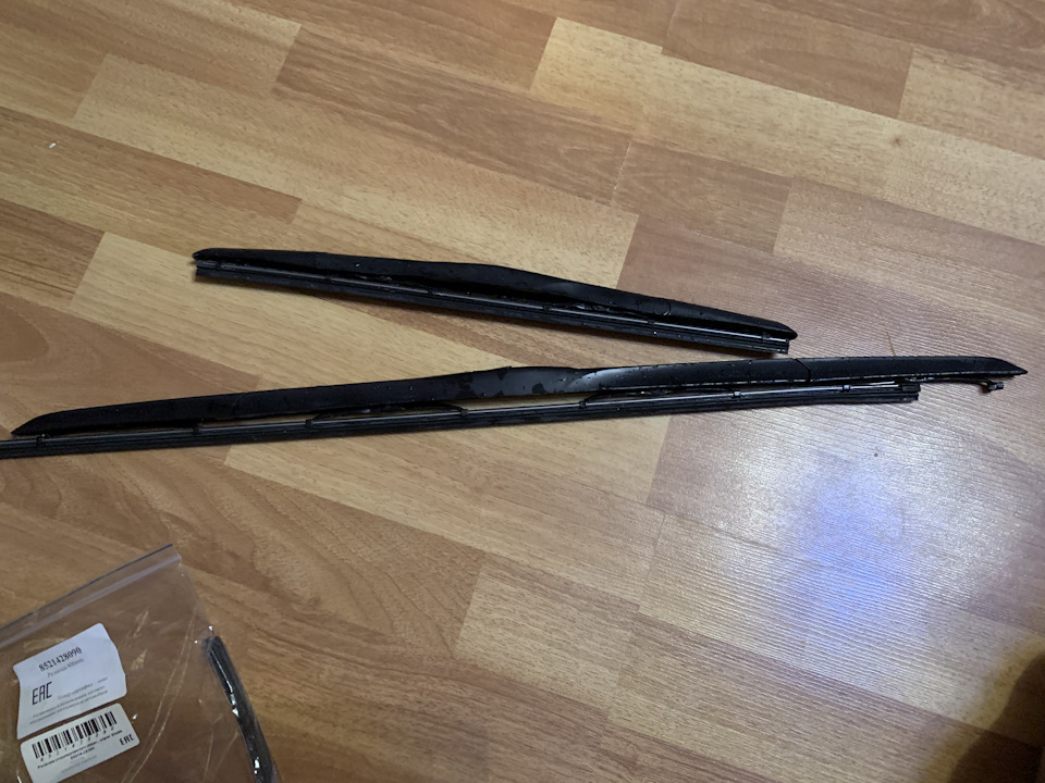 8521428090 Резинка щётки стеклоочистителя правого TOYOTA LEXUS ...