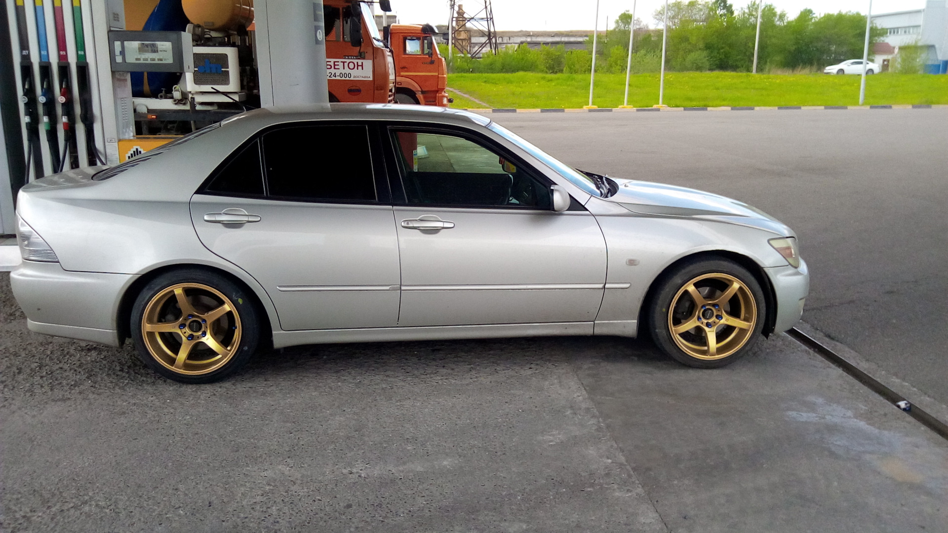 Toyota Altezza 2.0 бензиновый 2002 | 2JZ-GE AT Family sedan на DRIVE2