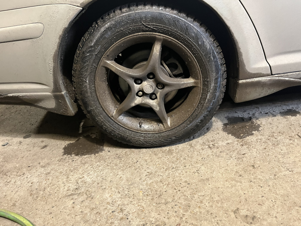 Ставим летние колеса, новые шины Йокогама — Toyota Avensis II, 2 л ...