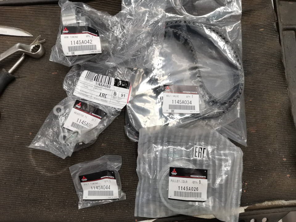 Замена ремня ГРМ у официалов — Mitsubishi Outlander XL, 3 л, 2007 года ...